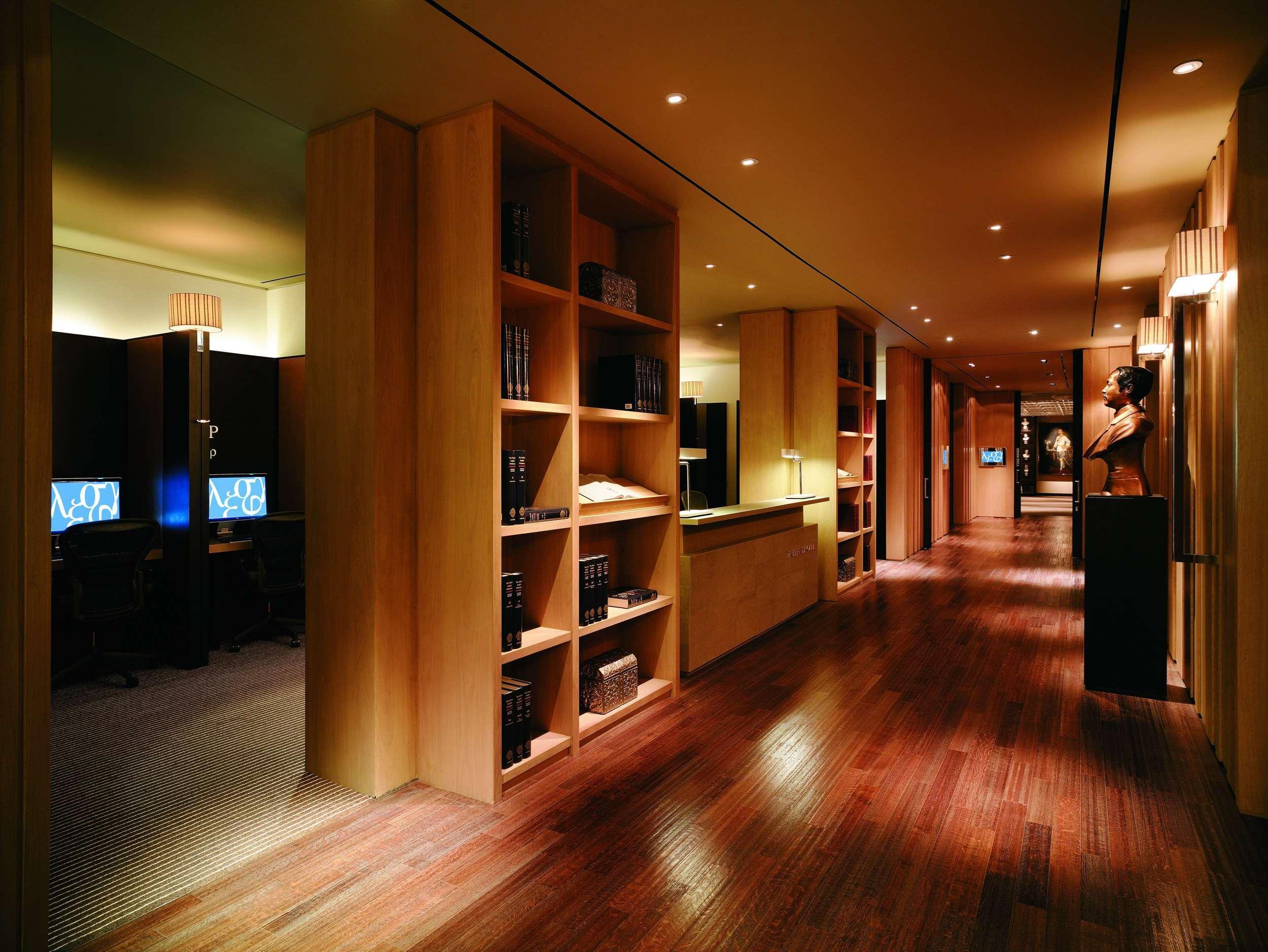 $260 - GRAND HYATT ERAWAN HOTEL BANGKOK - ACCOMMODATION IN THE CENTRE
