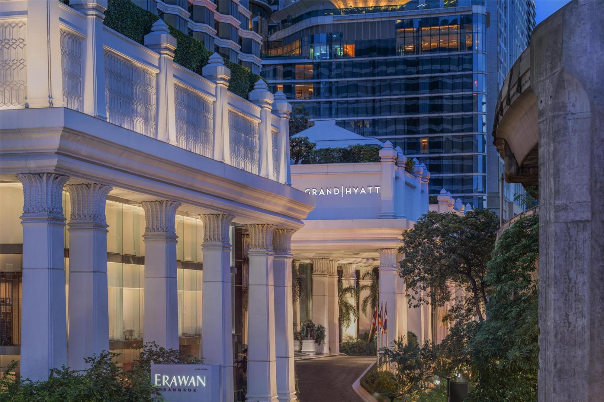 $260 - GRAND HYATT ERAWAN HOTEL BANGKOK - ACCOMMODATION IN THE CENTRE